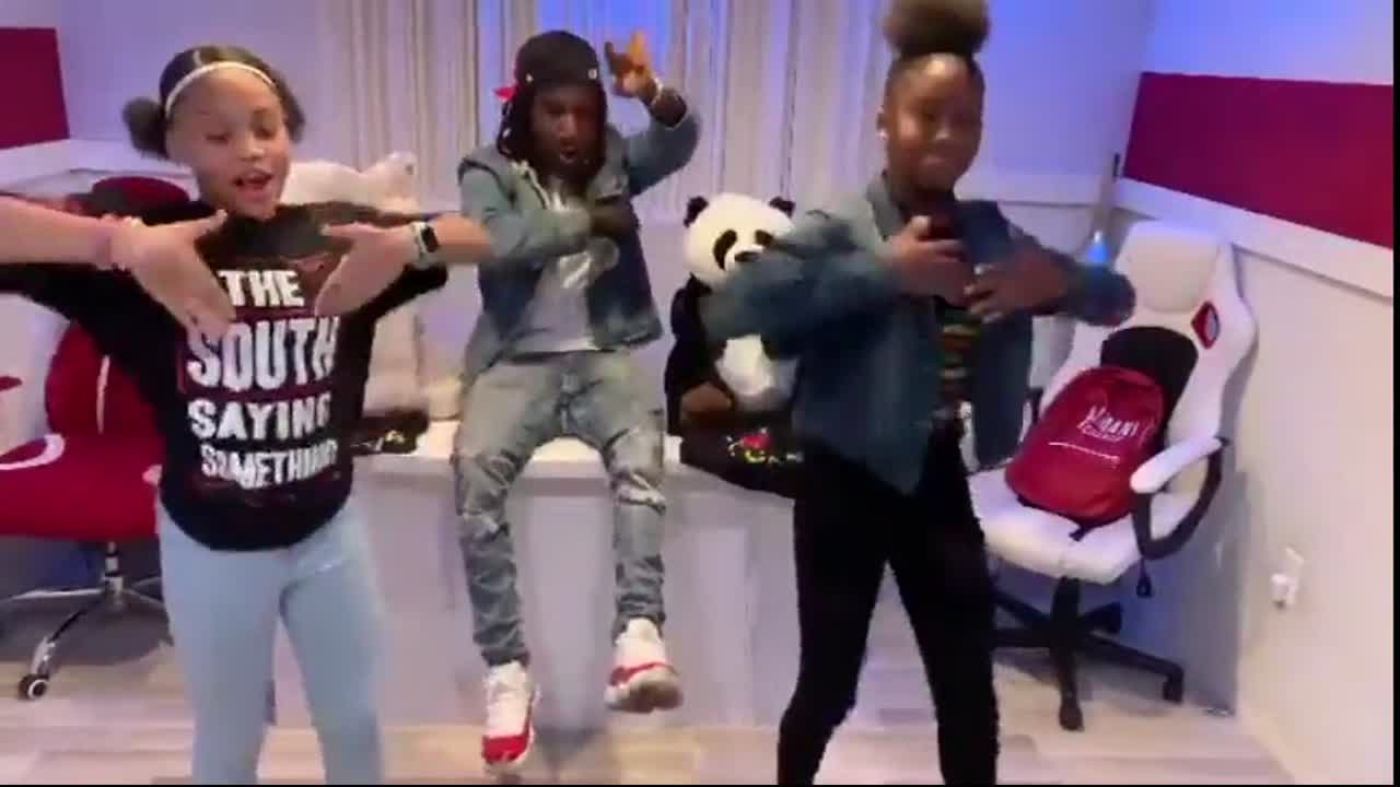 Jalaiah Harmon - Renegade Dance | Download HD video clip on | Vlipsy