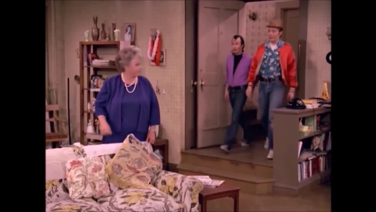 Laverne & Shirley: Hello - Find clips on VLIPSY