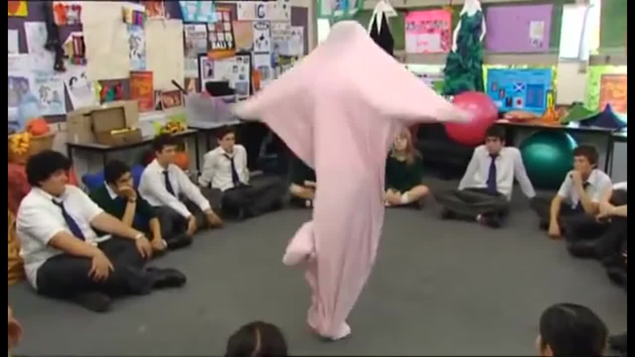 Summer Heights High - Dancing in Sheet | Download HD video clip on | Vlipsy