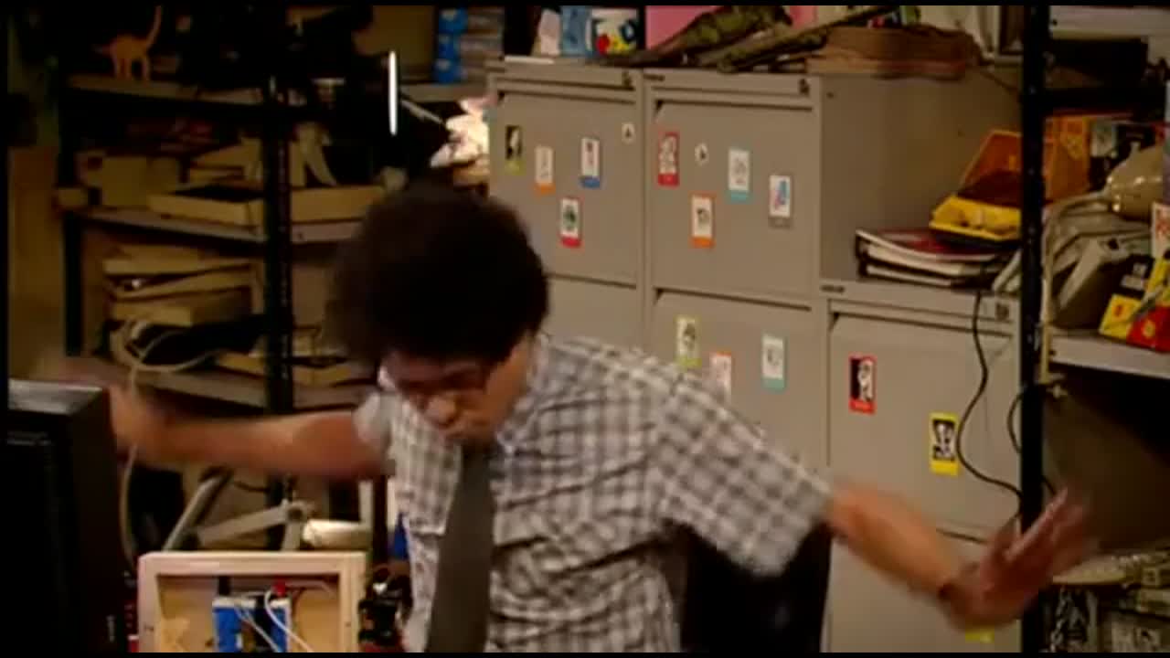 The IT Crowd - Just walk away | Download HD video clip on | Vlipsy