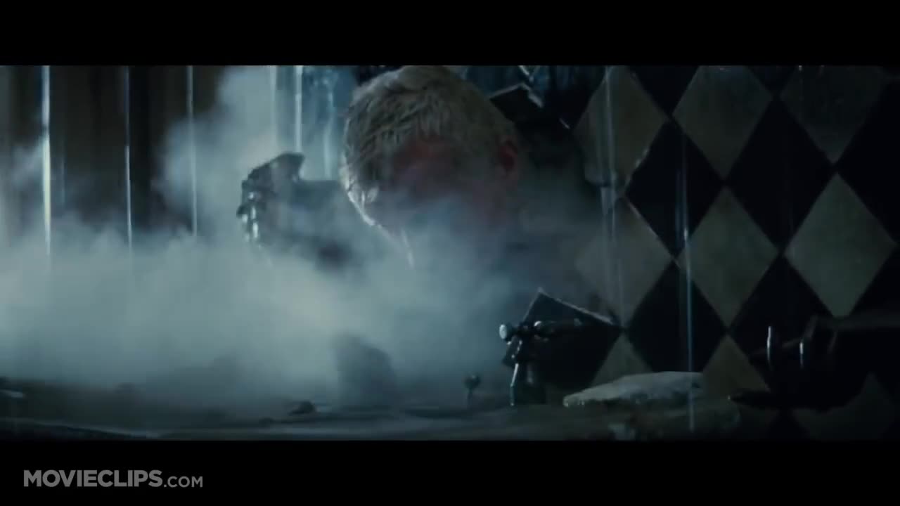 Blade Runner: Roy sticks his head through the wall. Find clips on VLIPSY