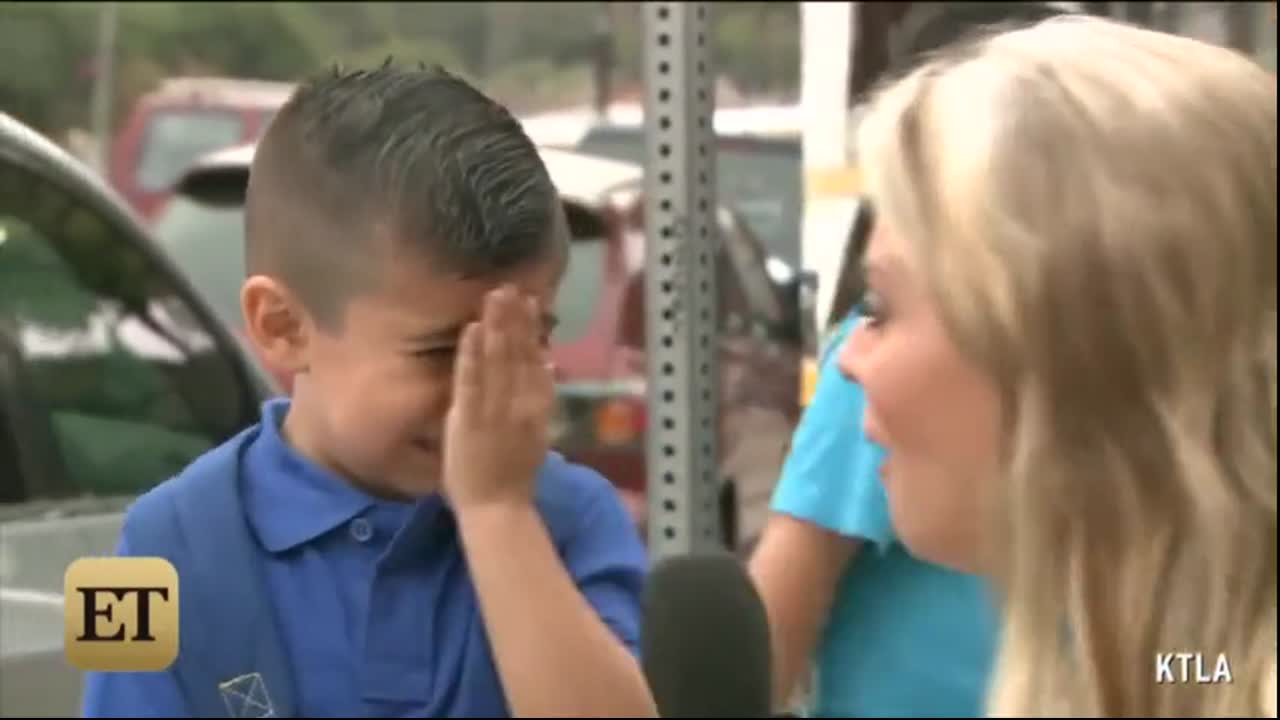 ET - No, crying | Download HD video clip on | Vlipsy