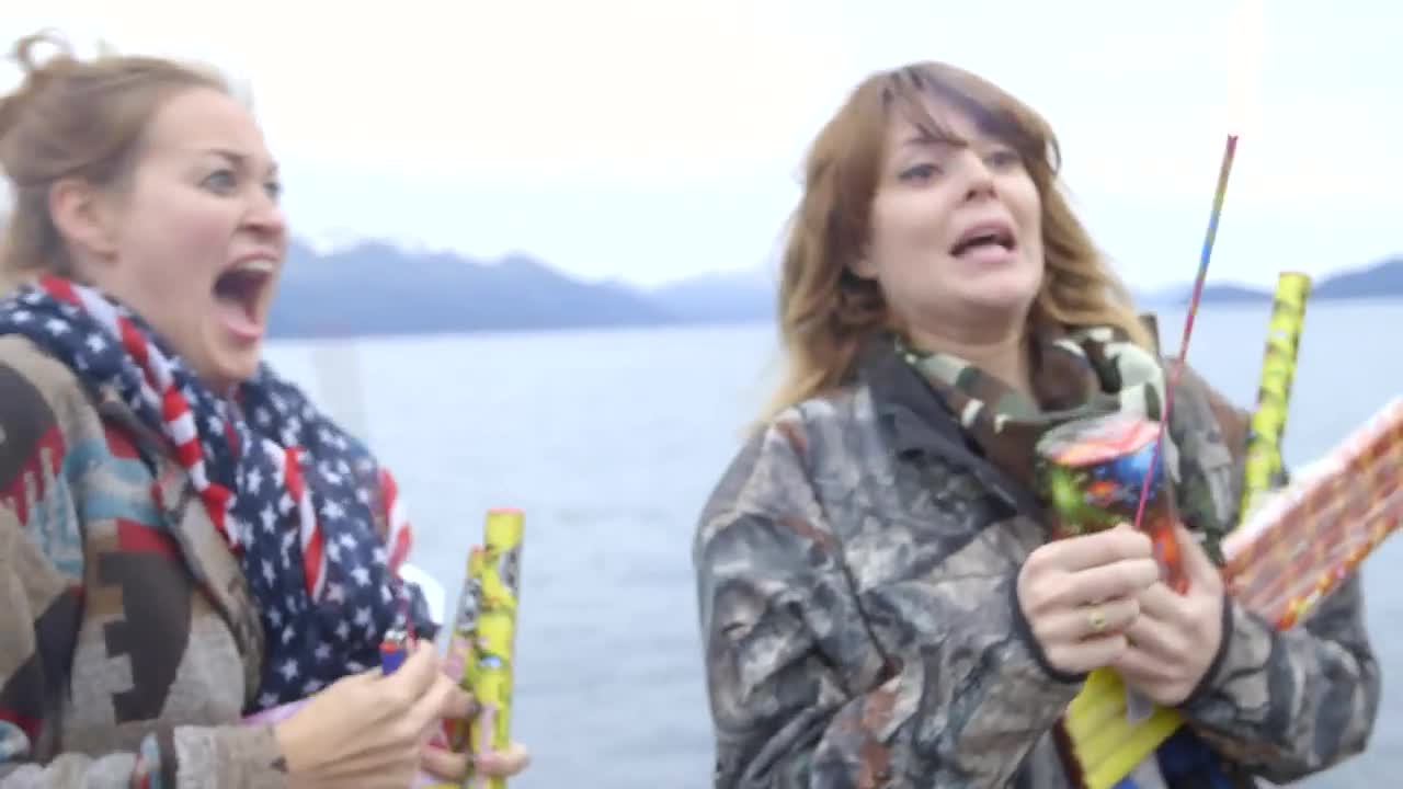 Hey USA - Screaming at fireworks | Download HD video clip on | Vlipsy