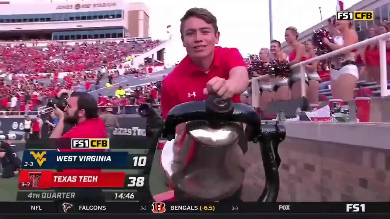 Texas Tech - Bell ringing | Download HD video clip on | Vlipsy