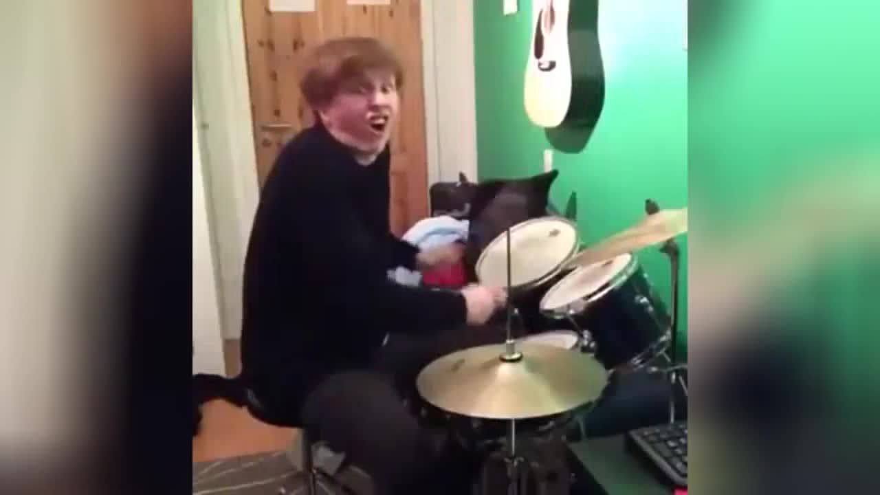 Alexander Holtti: All I want for Christmas. Find clips on VLIPSY
