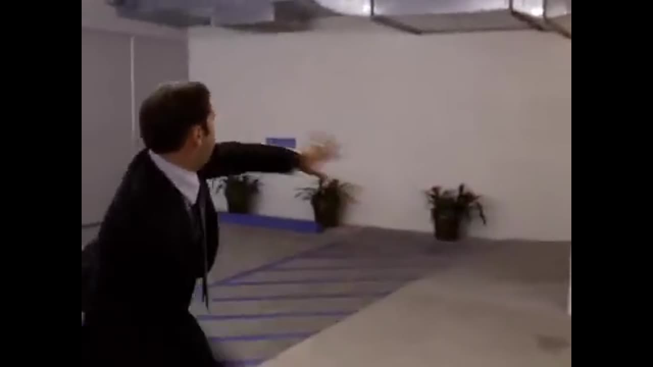 Entourage - Throw that phone (Video Clip) | Download HD | Vlipsy