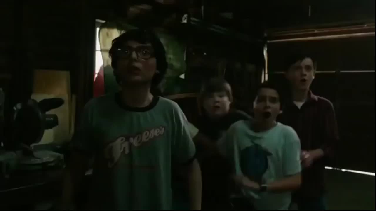 IT - Pennywise Jump Scare | Download HD video clip on | Vlipsy
