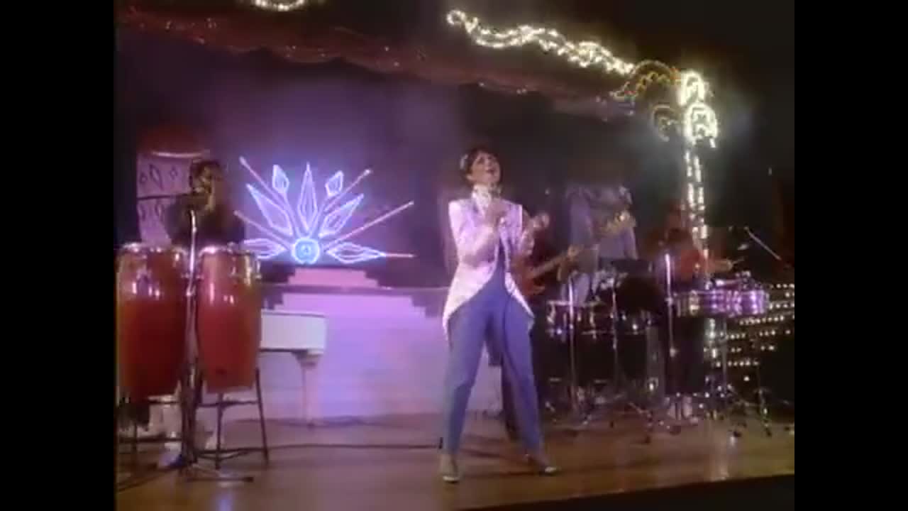 Gloria Estefan, Miami Sound Machine - Conga (Video Clip) | Download HD ...